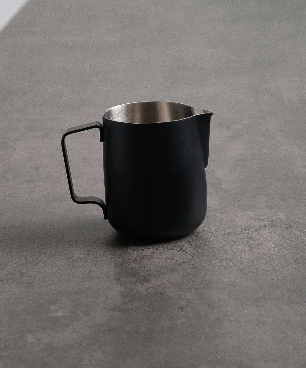 WPM 600cc / 20oz Free Pour Latte Art Competition Pitcher – Slow Pour Supply