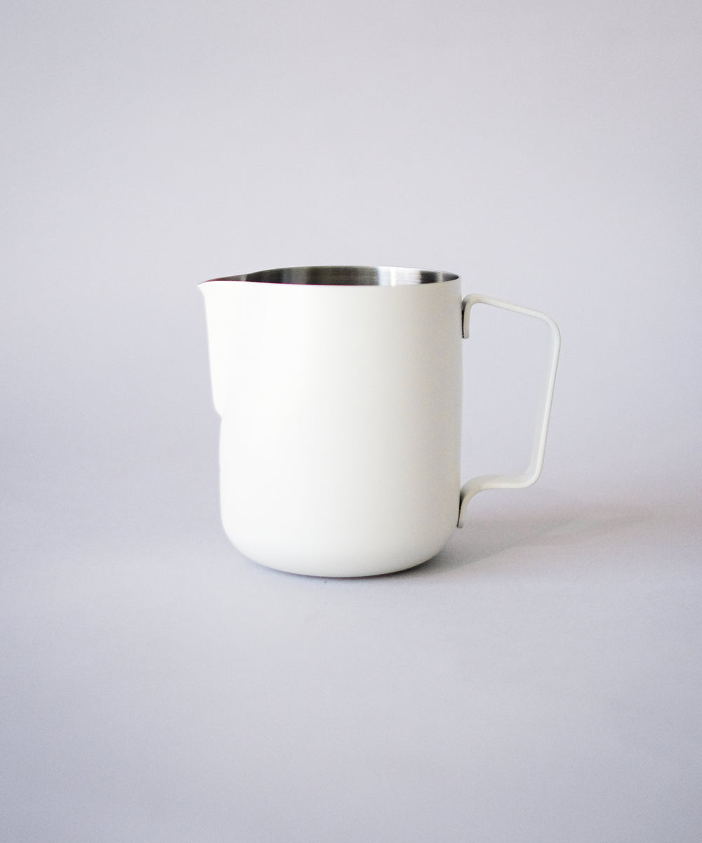 600cc / 20oz WPM Free Pour Latte Art Competition Pitcher in Matte Whit ...
